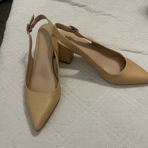 Shoes | Elegant Tan Slingback Heels | Poshmark